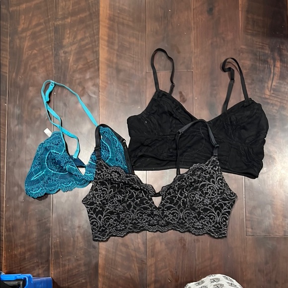 Free People | Intimates & Sleepwear | Free People Lace Bralette Set ...
